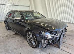 Black Audi RS6 2017 in Klaipeda, with an engine capacity of 3.99 L and mileage of 173 thousand km for 14600 €, photo 3 on AUTOMOTO.COM.LV