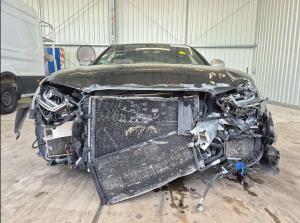 Black Audi RS6 2017 in Klaipeda, with an engine capacity of 3.99 L and mileage of 173 thousand km for 14600 €, photo 13 on AUTOMOTO.COM.LV