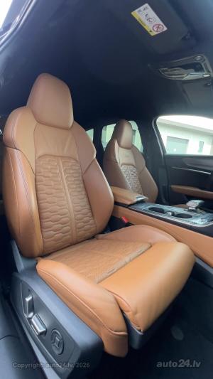 Black Audi RS6 2020 in Tallinn, with an engine capacity of 4.00 L and mileage of 146 thousand km for 79800 €, photo 18 on AUTOMOTO.COM.LV