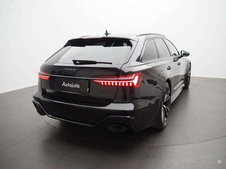 Black Audi RS6 2021 in Vilnius, with an engine capacity of 4.00 L and mileage of 104 thousand km for 75000 €, photo 5 on AUTOMOTO.COM.LV