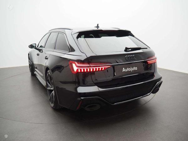 Black Audi RS6 2021 in Vilnius, with an engine capacity of 4.00 L and mileage of 104 thousand km for 75000 €, photo 7 on AUTOMOTO.COM.LV
