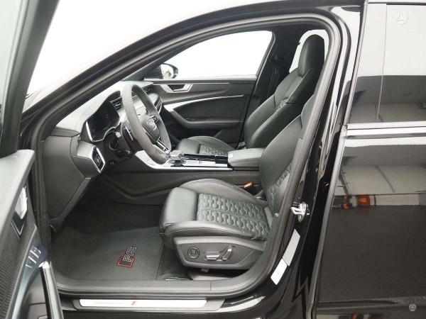 Black Audi RS6 2021 in Vilnius, with an engine capacity of 4.00 L and mileage of 104 thousand km for 75000 €, photo 9 on AUTOMOTO.COM.LV