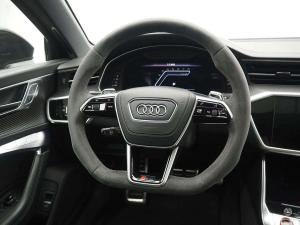 Black Audi RS6 2021 in Vilnius, with an engine capacity of 4.00 L and mileage of 104 thousand km for 75000 €, photo 23 on AUTOMOTO.COM.LV