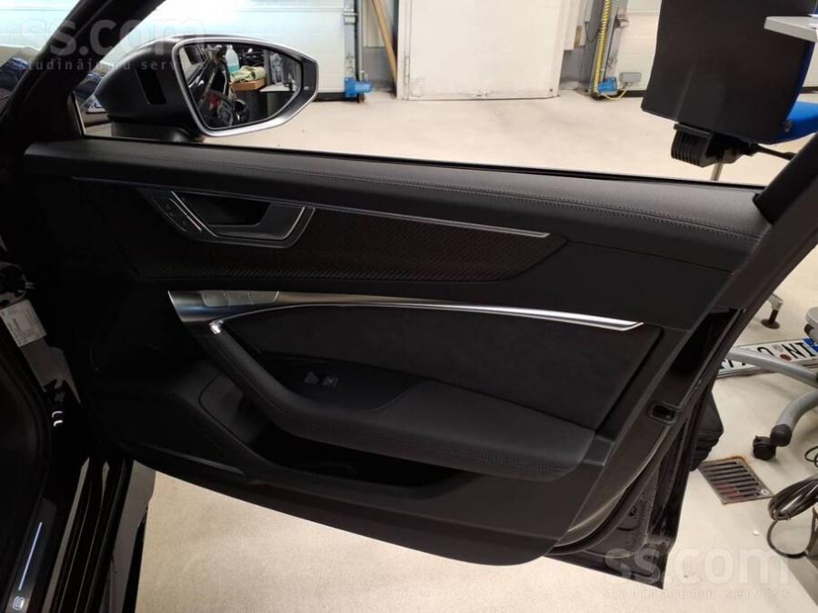 Melns Audi RS6 2025 Rīga, ar dzinēja tilpumu 4.00 L un nobraukumu 16 tūkst. km par 118800 €, foto 10 vietnē AUTOMOTO.COM.LV