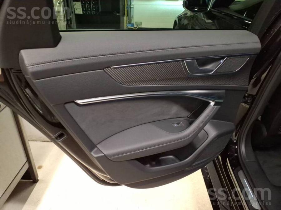 Melns Audi RS6 2025 Rīga, ar dzinēja tilpumu 4.00 L un nobraukumu 16 tūkst. km par 118800 €, foto 14 vietnē AUTOMOTO.COM.LV