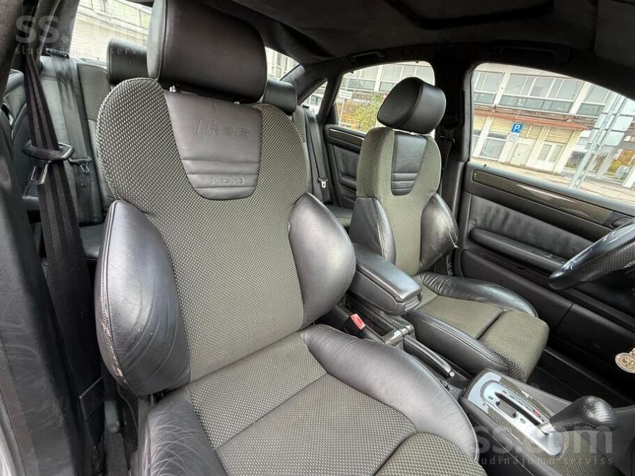 Pelēks Audi RS6 2003 Rīga, ar dzinēja tilpumu 4.20 L un nobraukumu 94 tūkst. km par 19500 €, foto 8 vietnē AUTOMOTO.COM.LV