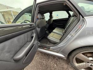 Pelēks Audi RS6 2003 Rīga, ar dzinēja tilpumu 4.20 L un nobraukumu 94 tūkst. km par 19500 €, foto 11 vietnē AUTOMOTO.COM.LV