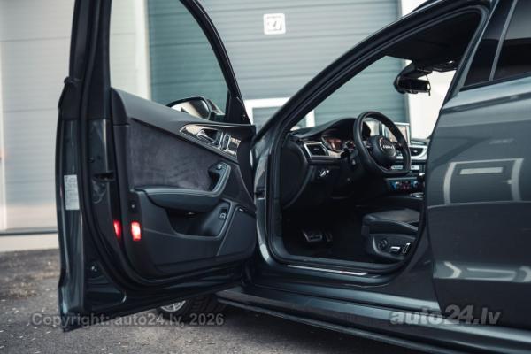 Audi RS6 2016 in Tallinn on AUTOMOTO.COM.LV Grey Audi RS6 2016 in Tallinn, with an engine capacity of 4.00 L and mileage of 256 thousand km for 39999 €, photo 8 on AUTOMOTO.COM.LV