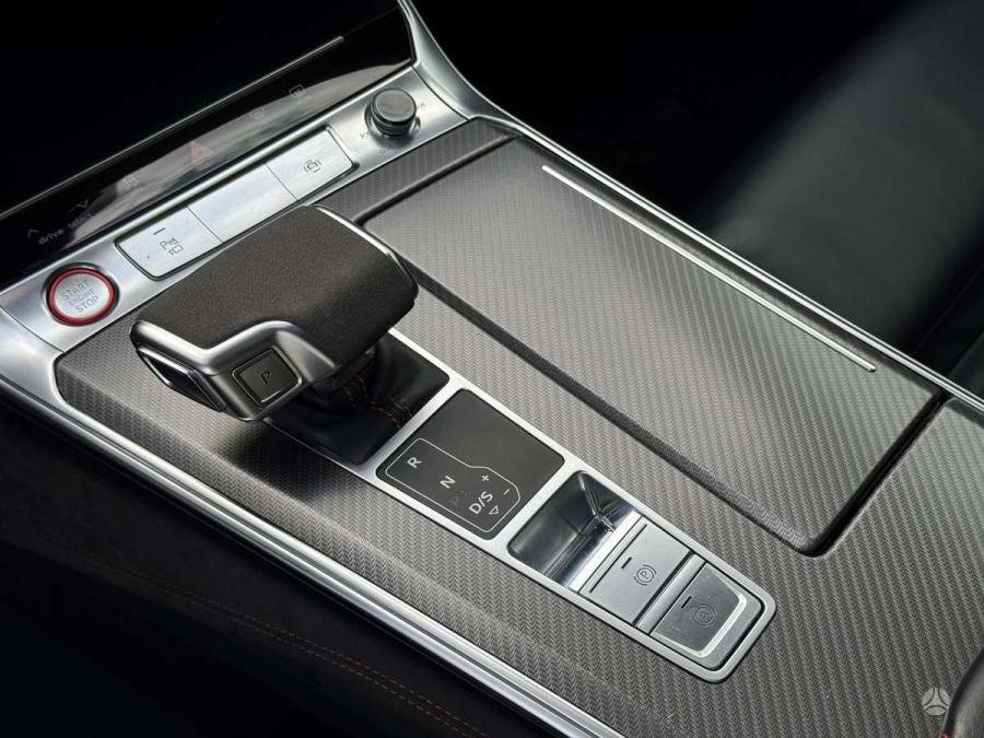 Pelēks Audi RS6 2019 Viļņa, ar dzinēja tilpumu 4.00 L un nobraukumu 90 tūkst. km par 68000 €, foto 14 vietnē AUTOMOTO.COM.LV