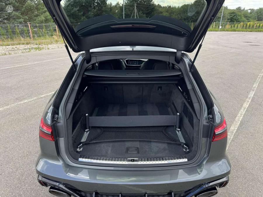 Pelēks Audi RS6 2019 Viļņa, ar dzinēja tilpumu 4.00 L un nobraukumu 90 tūkst. km par 68000 €, foto 18 vietnē AUTOMOTO.COM.LV