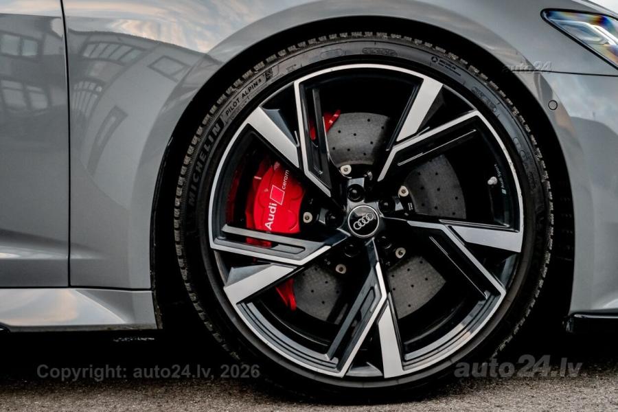 Pelēks Audi RS6 2020 Pērnava, ar dzinēja tilpumu 4.00 L un nobraukumu 116 tūkst. km par 70990 €, foto 13 vietnē AUTOMOTO.COM.LV