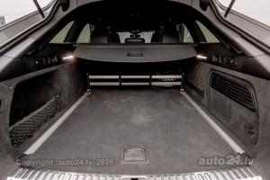 Pelēks Audi RS6 2020 Pērnava, ar dzinēja tilpumu 4.00 L un nobraukumu 116 tūkst. km par 70990 €, foto 30 vietnē AUTOMOTO.COM.LV