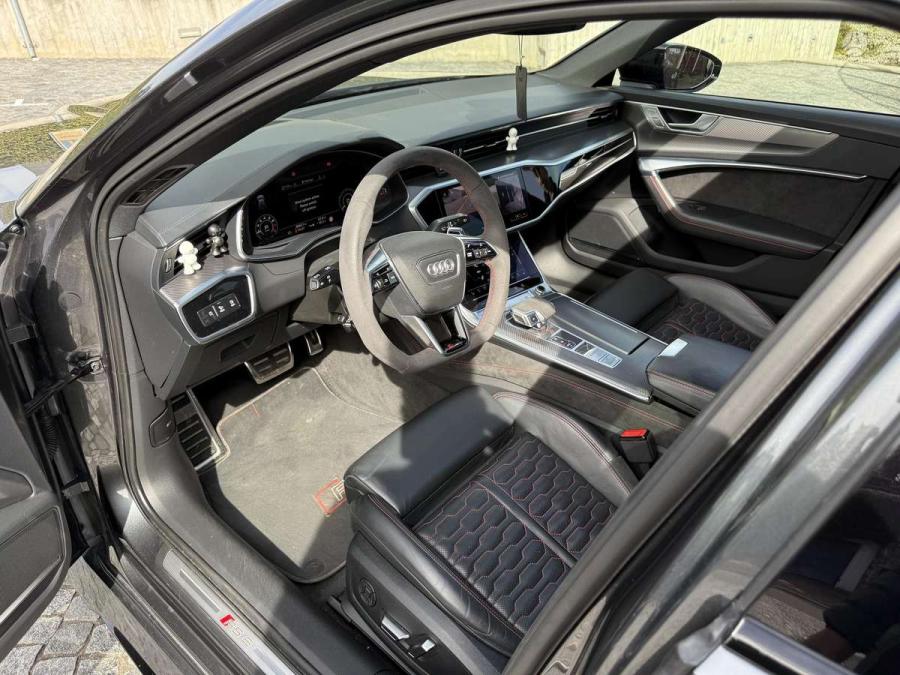 Pelēks Audi RS6 2020 Viļņa, ar dzinēja tilpumu 4.00 L un nobraukumu 90 tūkst. km par 68000 €, foto 15 vietnē AUTOMOTO.COM.LV