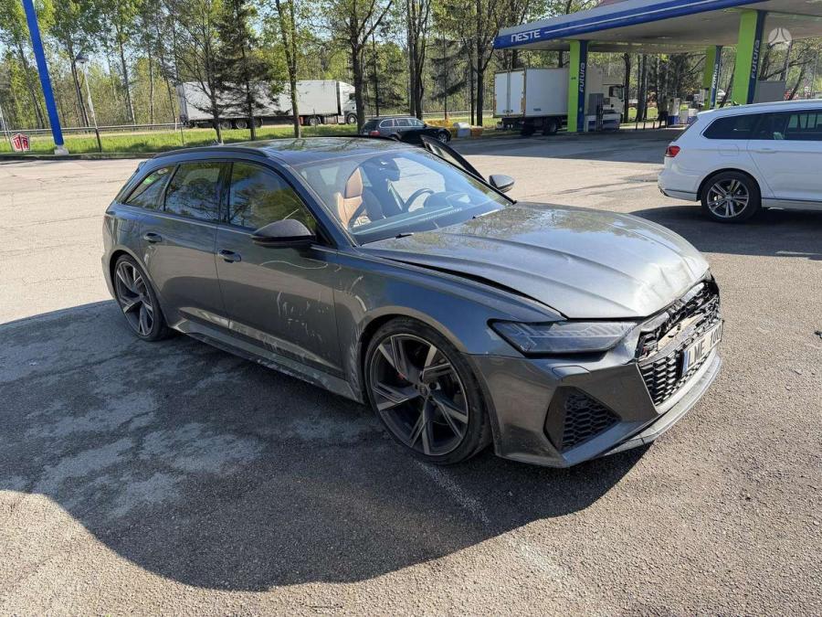 Pelēks Audi RS6 2021 Kauņa, ar dzinēja tilpumu 4.00 L un nobraukumu 117 tūkst. km par 55000 €, foto 3 vietnē AUTOMOTO.COM.LV
