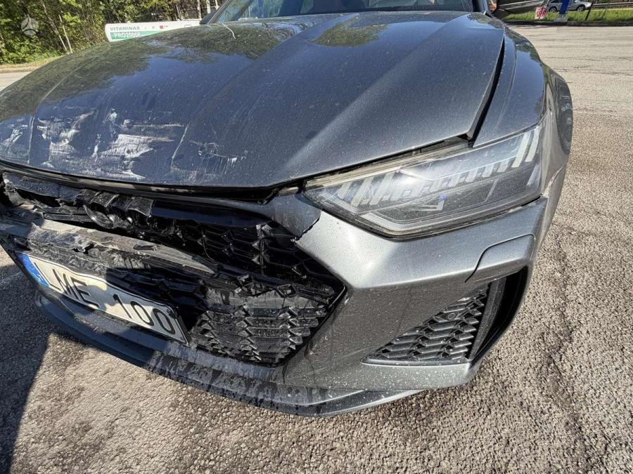 Pelēks Audi RS6 2021 Kauņa, ar dzinēja tilpumu 4.00 L un nobraukumu 117 tūkst. km par 55000 €, foto 9 vietnē AUTOMOTO.COM.LV