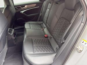 Pelēks Audi RS6 2021 Viļņa, ar dzinēja tilpumu 4.00 L un nobraukumu 76 tūkst. km par 87900 €, foto 14 vietnē AUTOMOTO.COM.LV