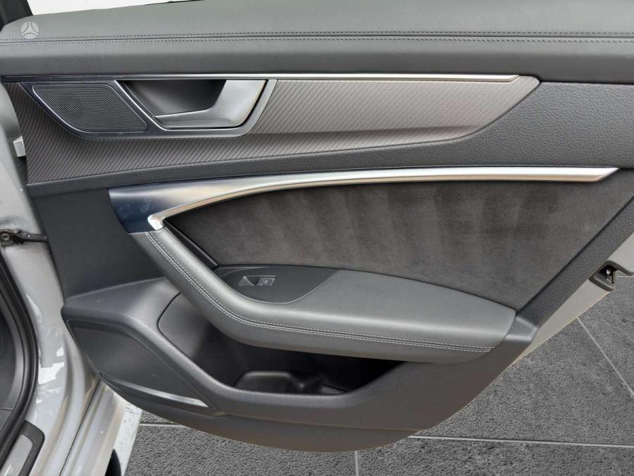 Pelēks Audi RS6 2021 Viļņa, ar dzinēja tilpumu 4.00 L un nobraukumu 76 tūkst. km par 87900 €, foto 18 vietnē AUTOMOTO.COM.LV