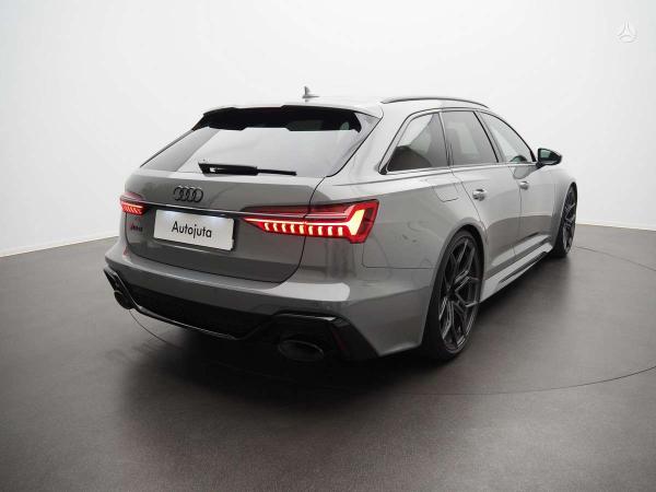 Grey Audi RS6 2022 in Vilnius, with an engine capacity of 4.00 L and mileage of 28 thousand km for 96000 €, photo 5 on AUTOMOTO.COM.LV