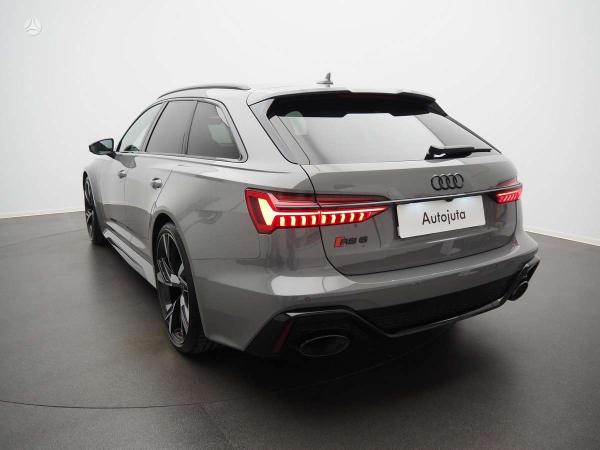 Pelēks Audi RS6 2023 Viļņa, ar dzinēja tilpumu 4.00 L un nobraukumu 47 tūkst. km par 98900 €, foto 6 vietnē AUTOMOTO.COM.LV