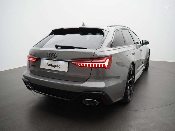 Grey Audi RS6 2023 in Vilnius, with an engine capacity of 4.00 L and mileage of 33 thousand km for 97000 €, photo 4 on AUTOMOTO.COM.LV