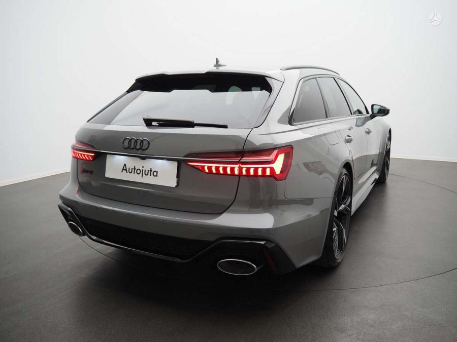 Pelēks Audi RS6 2023 Viļņa, ar dzinēja tilpumu 4.00 L un nobraukumu 33 tūkst. km par 97000 €, foto 5 vietnē AUTOMOTO.COM.LV