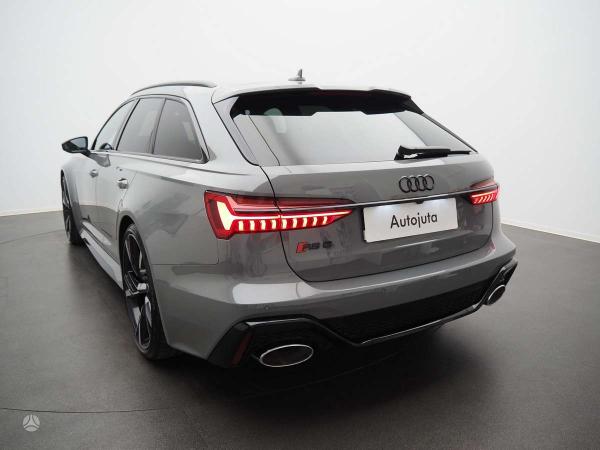 Grey Audi RS6 2023 in Vilnius, with an engine capacity of 4.00 L and mileage of 33 thousand km for 97000 €, photo 6 on AUTOMOTO.COM.LV