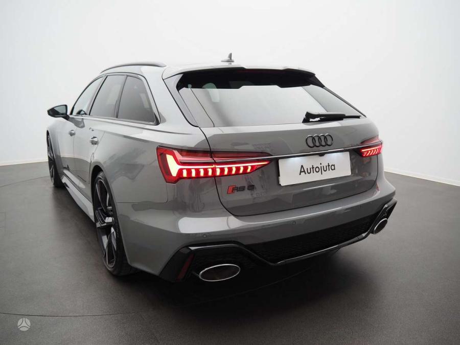 Pelēks Audi RS6 2023 Viļņa, ar dzinēja tilpumu 4.00 L un nobraukumu 33 tūkst. km par 97000 €, foto 7 vietnē AUTOMOTO.COM.LV