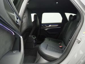 Pelēks Audi RS6 2023 Viļņa, ar dzinēja tilpumu 4.00 L un nobraukumu 33 tūkst. km par 97000 €, foto 18 vietnē AUTOMOTO.COM.LV