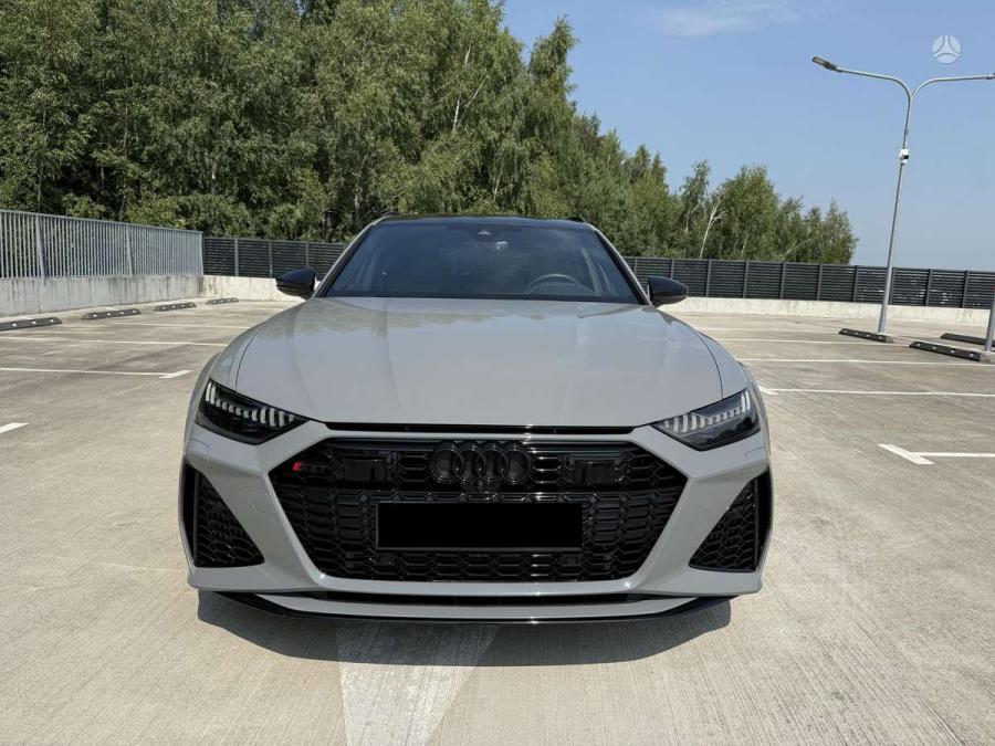 Grey Audi RS6 2023 in Vilnius, with an engine capacity of 4.00 L and mileage of 36 thousand km for 92900 €, photo 4 on AUTOMOTO.COM.LV