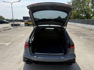 Grey Audi RS6 2023 in Vilnius, with an engine capacity of 4.00 L and mileage of 36 thousand km for 92900 €, photo 8 on AUTOMOTO.COM.LV