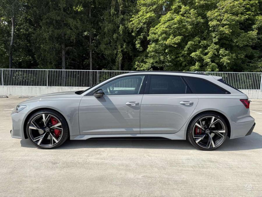 Grey Audi RS6 2023 in Vilnius, with an engine capacity of 4.00 L and mileage of 36 thousand km for 92900 €, photo 10 on AUTOMOTO.COM.LV