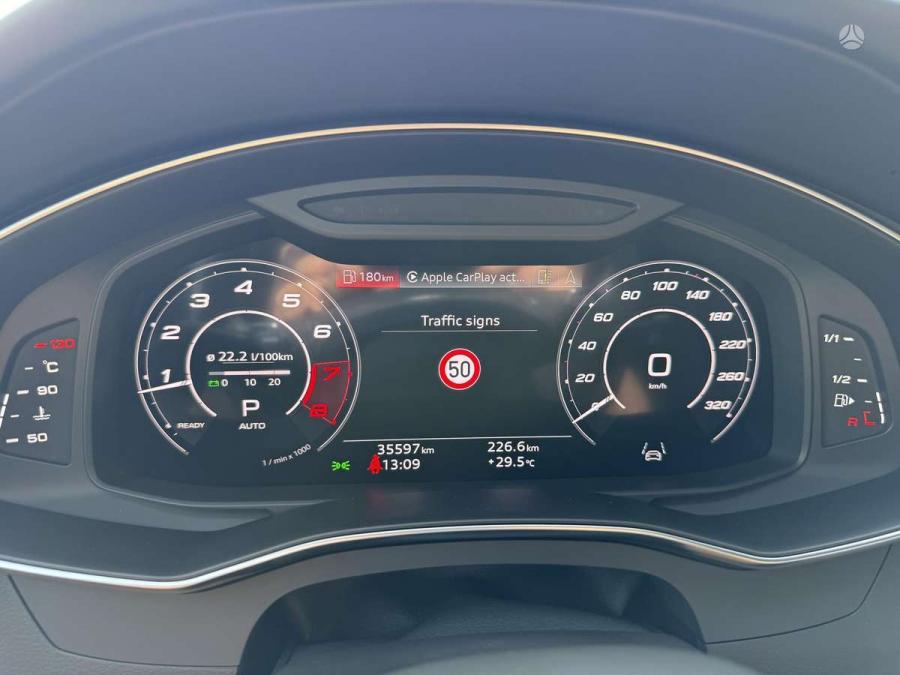 Grey Audi RS6 2023 in Vilnius, with an engine capacity of 4.00 L and mileage of 36 thousand km for 92900 €, photo 12 on AUTOMOTO.COM.LV