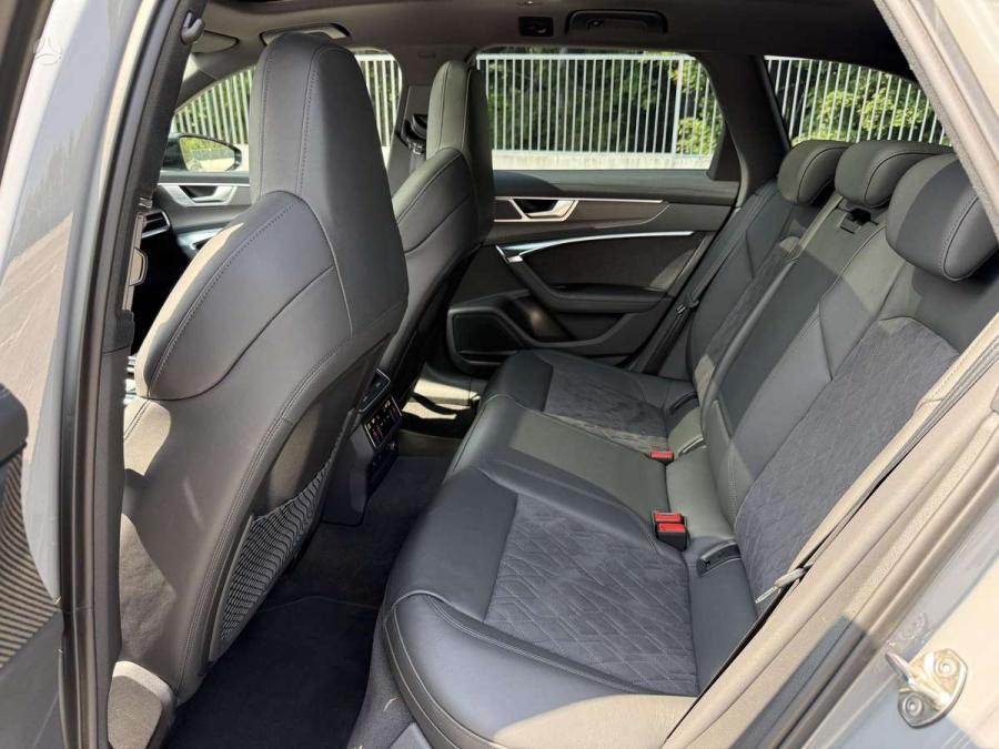 Grey Audi RS6 2023 in Vilnius, with an engine capacity of 4.00 L and mileage of 36 thousand km for 92900 €, photo 17 on AUTOMOTO.COM.LV