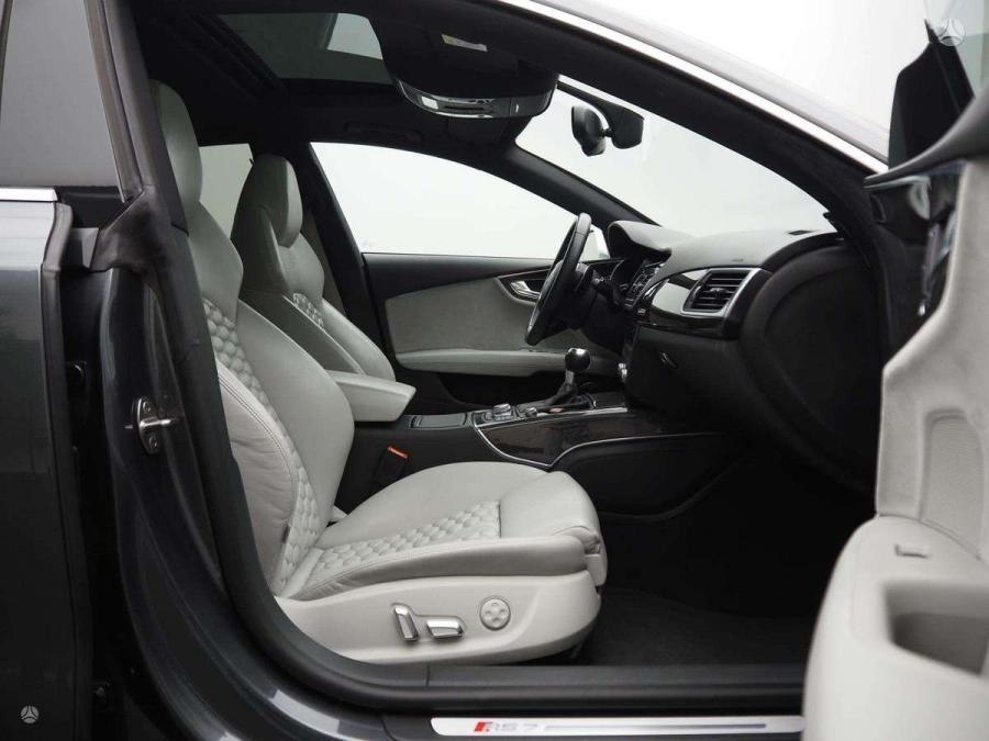 Pelēks Audi RS7 2015 Viļņa, ar dzinēja tilpumu 3.99 L un nobraukumu 128 tūkst. km par 34900 €, foto 13 vietnē AUTOMOTO.COM.LV