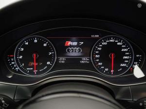 Pelēks Audi RS7 2015 Viļņa, ar dzinēja tilpumu 3.99 L un nobraukumu 128 tūkst. km par 34900 €, foto 27 vietnē AUTOMOTO.COM.LV