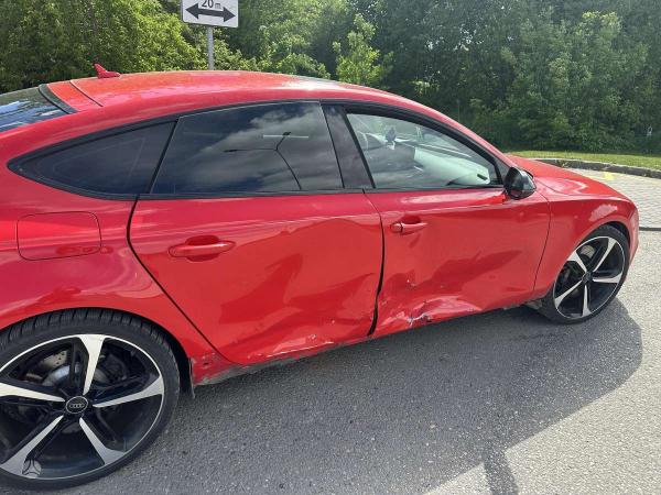 Sarkans Audi RS7 2014 Šauļi, ar dzinēja tilpumu 3.99 L un nobraukumu 106 tūkst. km par 32500 €, foto 6 vietnē AUTOMOTO.COM.LV