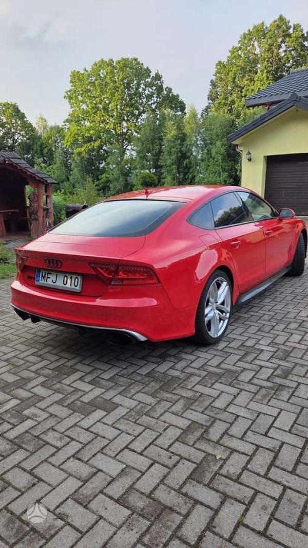 Sarkans Audi RS7 2015 Viļņa, ar dzinēja tilpumu 4.00 L un nobraukumu 120 tūkst. km par 30500 €, foto 4 vietnē AUTOMOTO.COM.LV