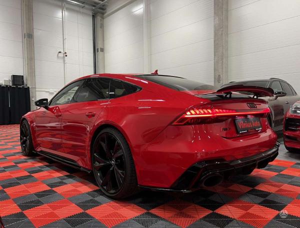 Red Audi RS7 2020 in Vilnius, with an engine capacity of 4.00 L and mileage of 92 thousand km for 68900 €, photo 6 on AUTOMOTO.COM.LV