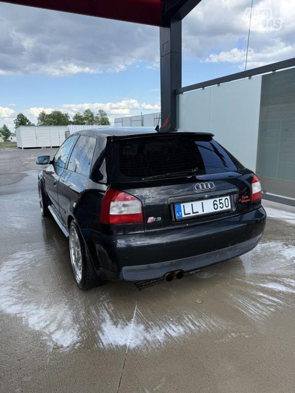 Melns Audi S3 2000 Šauļi, ar dzinēja tilpumu 1.80 L un nobraukumu 36 tūkst. km par 7000 €, foto 4 vietnē AUTOMOTO.COM.LV