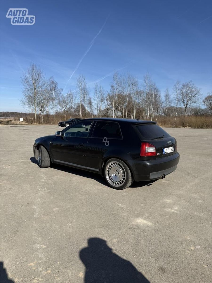 Melns Audi S3 2000 Šauļi, ar dzinēja tilpumu 1.80 L un nobraukumu 36 tūkst. km par 7000 €, foto 12 vietnē AUTOMOTO.COM.LV