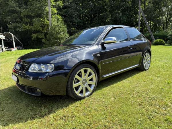 Black Audi S3 2002 in Visaginas, with an engine capacity of 1.78 L and mileage of 212 thousand km for 12500 €, photo 3 on AUTOMOTO.COM.LV