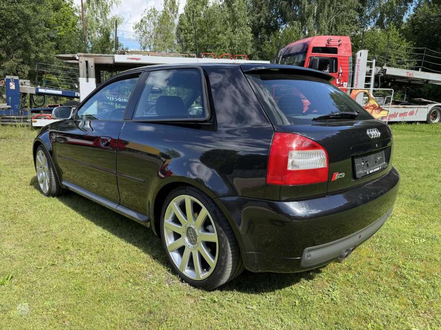 Black Audi S3 2002 in Visaginas, with an engine capacity of 1.78 L and mileage of 212 thousand km for 12500 €, photo 7 on AUTOMOTO.COM.LV