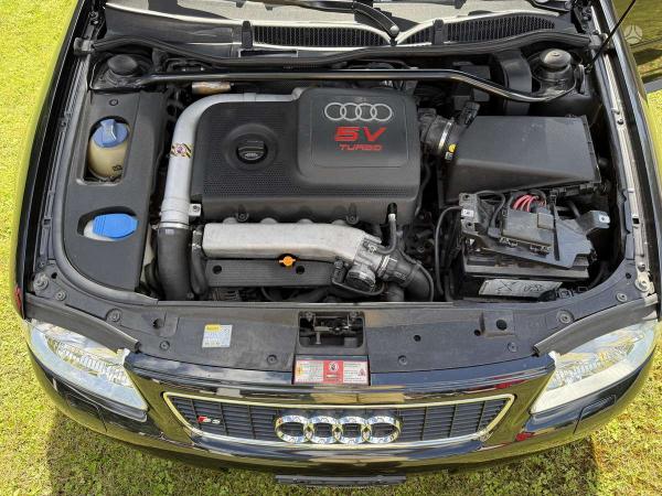 Black Audi S3 2002 in Visaginas, with an engine capacity of 1.78 L and mileage of 212 thousand km for 12500 €, photo 11 on AUTOMOTO.COM.LV