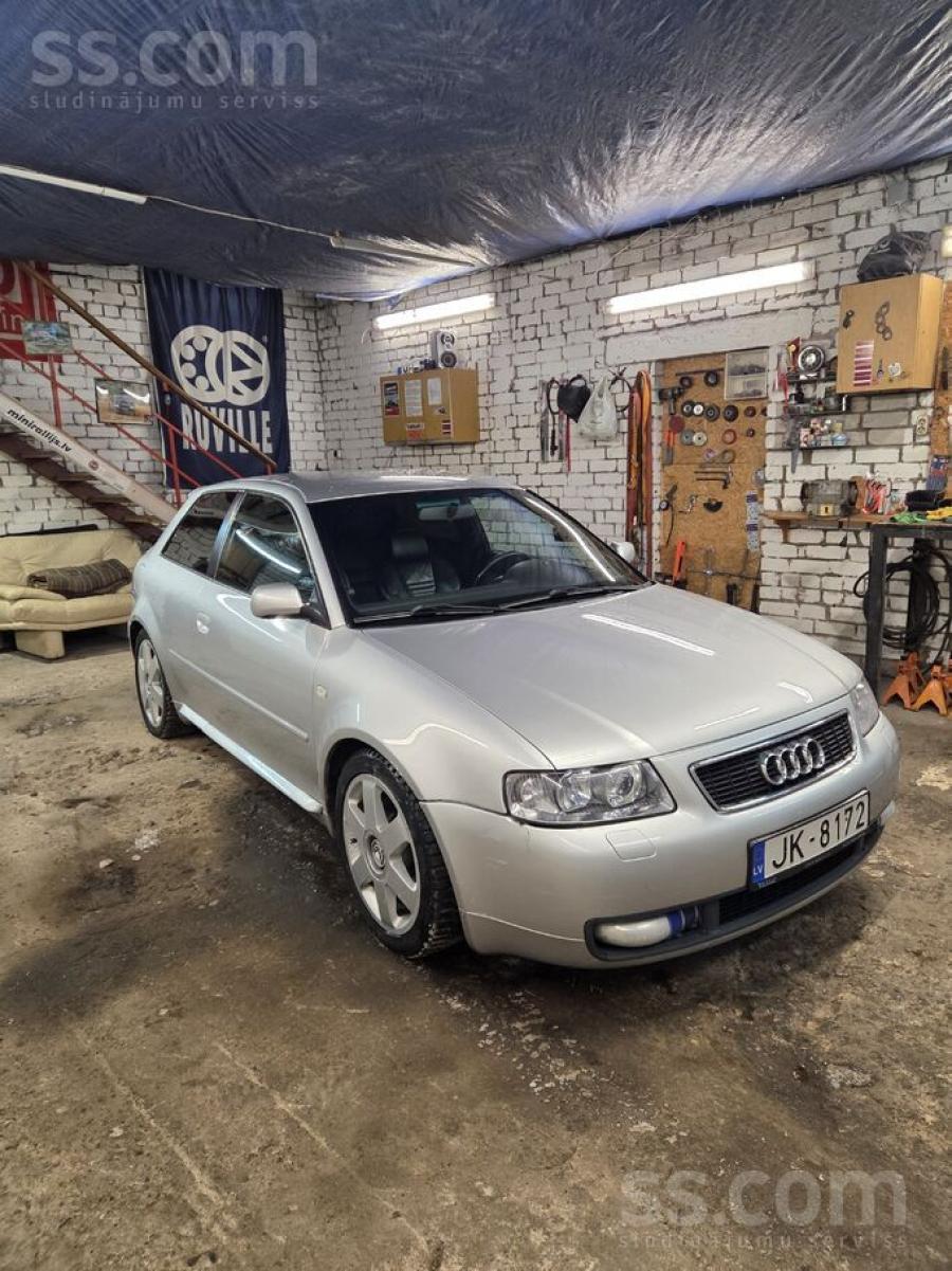 Pelēks Audi S3 2000 Talsi, ar dzinēja tilpumu 1.80 L un nobraukumu 285 tūkst. km par 4700 €, foto 1 vietnē AUTOMOTO.COM.LV