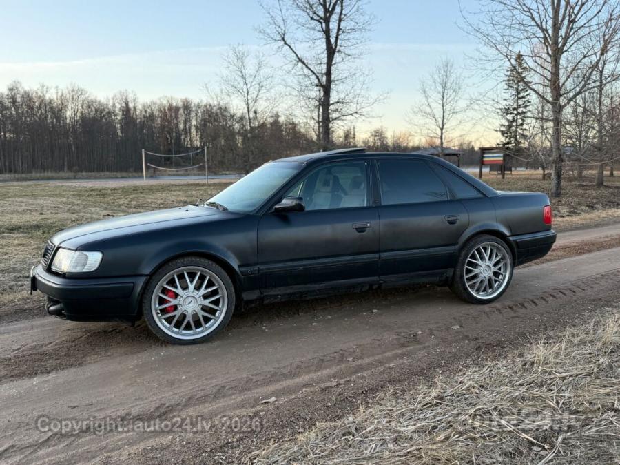 Melns Audi S4 1992 Tallina, ar dzinēja tilpumu 2.23 L un nobraukumu 220 tūkst. km par 11999 €, foto 2 vietnē AUTOMOTO.COM.LV