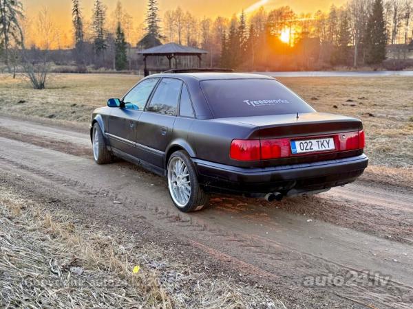 Black Audi S4 1992 in Tallinn, with an engine capacity of 2.23 L and mileage of 220 thousand km for 11999 €, photo 3 on AUTOMOTO.COM.LV