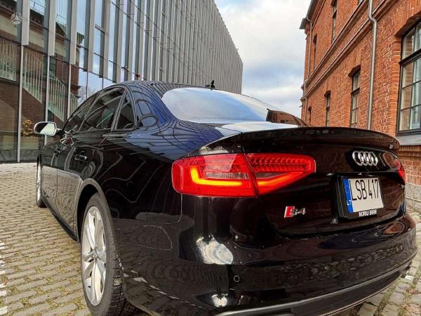 Black Audi S4 2013 in Kaunas, with an engine capacity of 3.00 L and mileage of 253 thousand km for 13000 €, photo 6 on AUTOMOTO.COM.LV