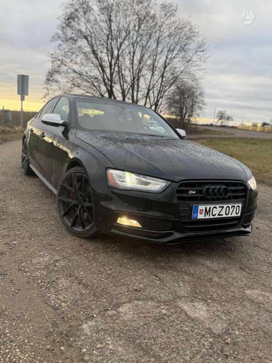 Melns Audi S4 2013 Ukmergė, ar dzinēja tilpumu 3.00 L un nobraukumu 184 tūkst. km par 9800 €, foto 2 vietnē AUTOMOTO.COM.LV