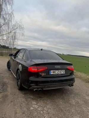 Melns Audi S4 2013 Ukmergė, ar dzinēja tilpumu 3.00 L un nobraukumu 184 tūkst. km par 9800 €, foto 4 vietnē AUTOMOTO.COM.LV