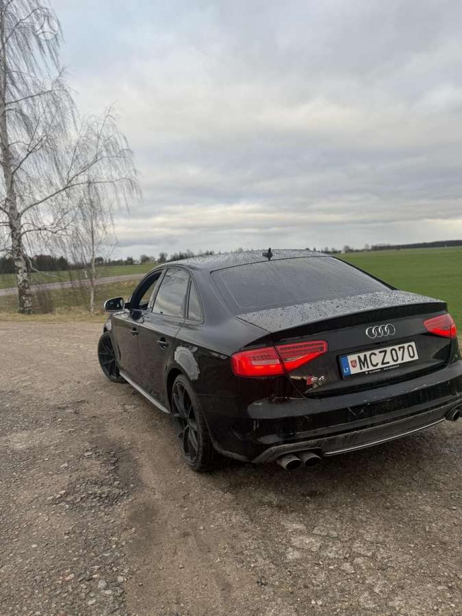 Melns Audi S4 2013 Ukmergė, ar dzinēja tilpumu 3.00 L un nobraukumu 184 tūkst. km par 9800 €, foto 5 vietnē AUTOMOTO.COM.LV